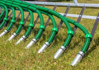 Skate trailing shoe spreader