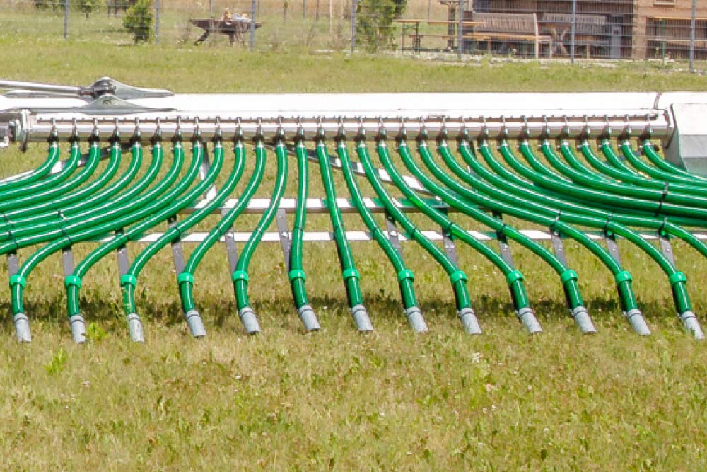 Skate trailing shoe spreader